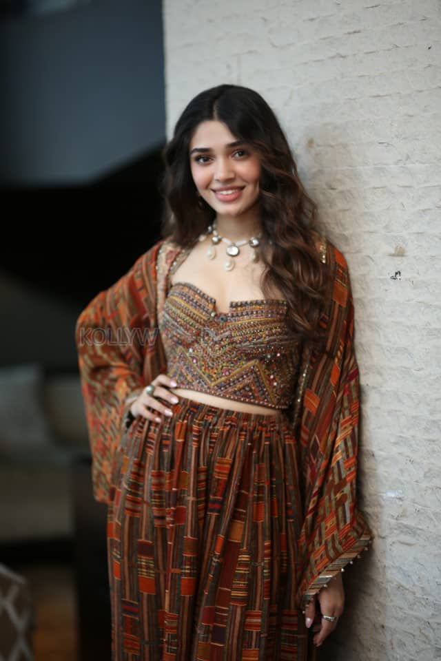 Heroine Krithi Shetty At Annagaru Vostaru Interview Photos 32 (369335 ...
