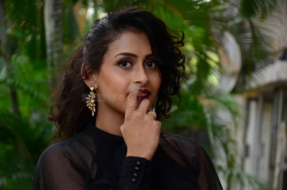Actress Nithya Naresh At Operation Goldfish Movie Teaser Launch Photos ...