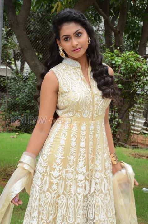 Actress Nithya Naresh Pictures 20 (129261) | Kollywood Zone