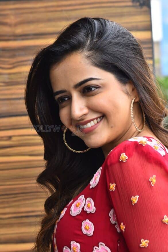 Beautiful Heroine Ashika Ranganath At Naa Saami Ranga Interview ...