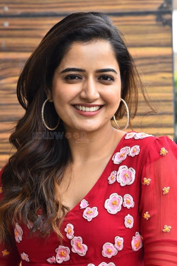 Beautiful Heroine Ashika Ranganath At Naa Saami Ranga Interview ...