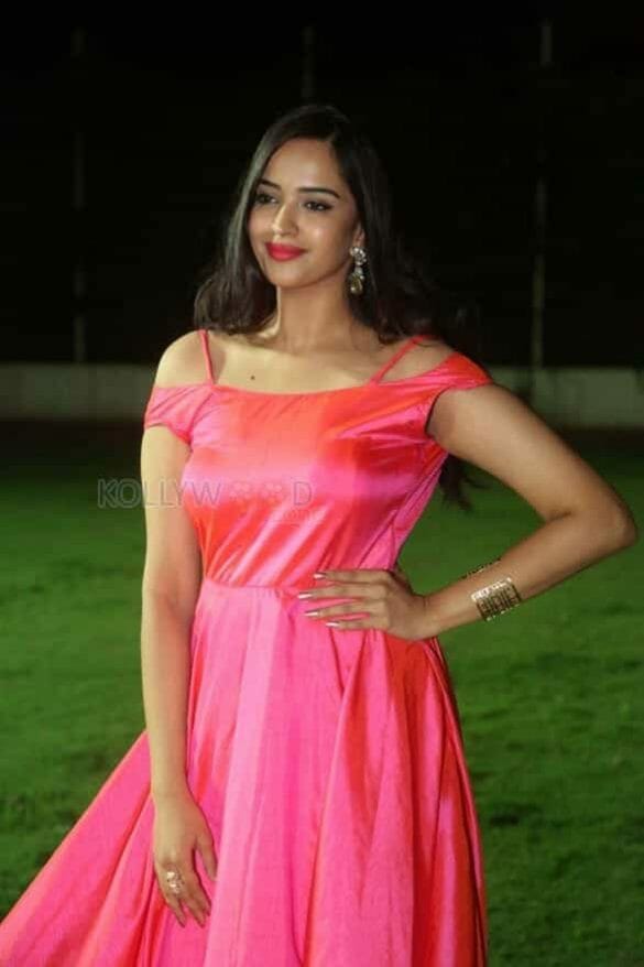 Beautiful-poojitha-photos-02 (130217) | Kollywood Zone