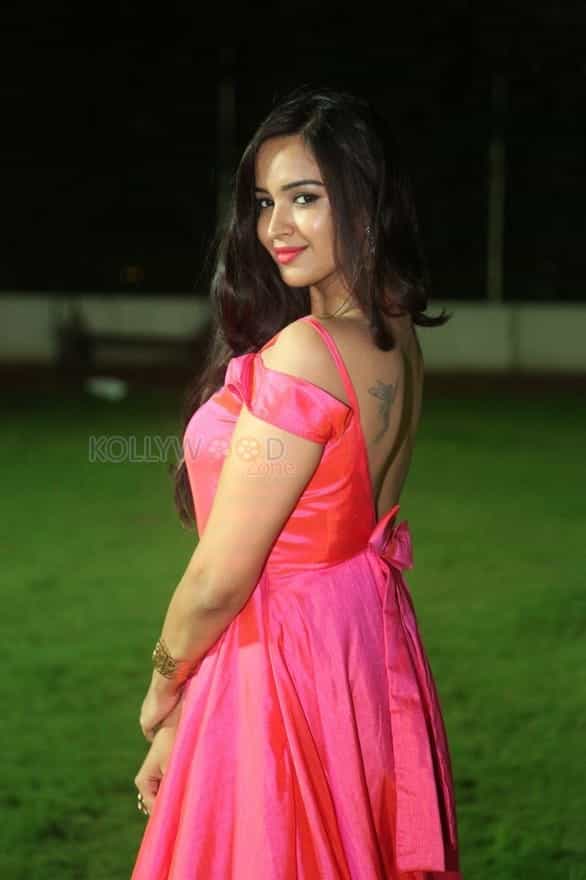Beautiful-poojitha-photos-27 (130242) | Kollywood Zone