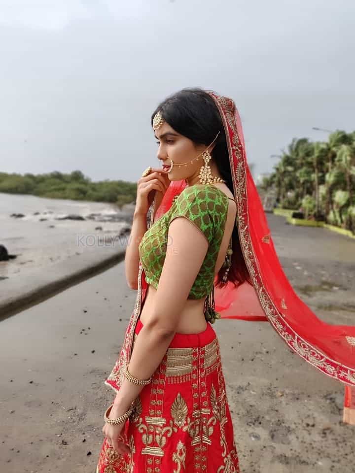 Model Adah Sharma Traditional Indian Costume Photos 04 (126931 ...