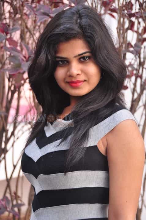 Actress Alekhya Photoshoot Pics 08 (132211) | Kollywood Zone