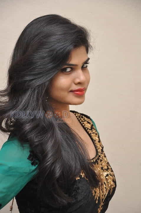 Actress Alekhya Stills 04 (132271) | Kollywood Zone