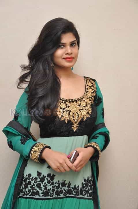 Actress Alekhya Stills 20 (132287) | Kollywood Zone