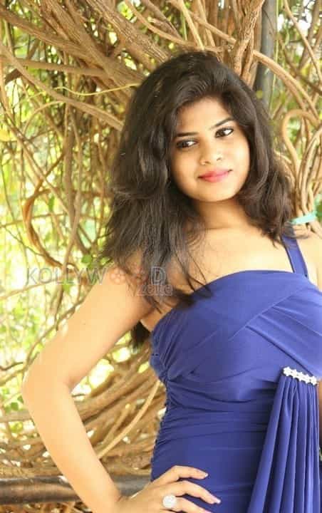 Alekhya Photoshoot Pictures 11 (132337) | Kollywood Zone