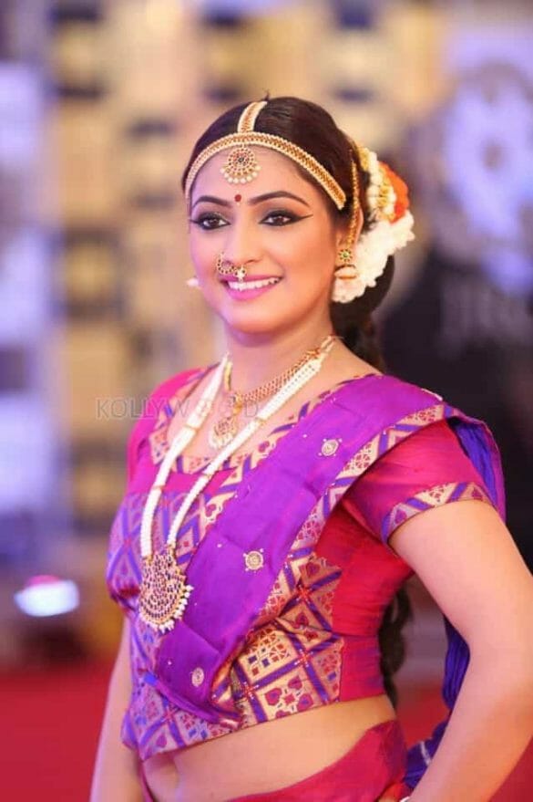 Actress Hari Priya At Mirchi Music Awards Photos 04 (143533 ...