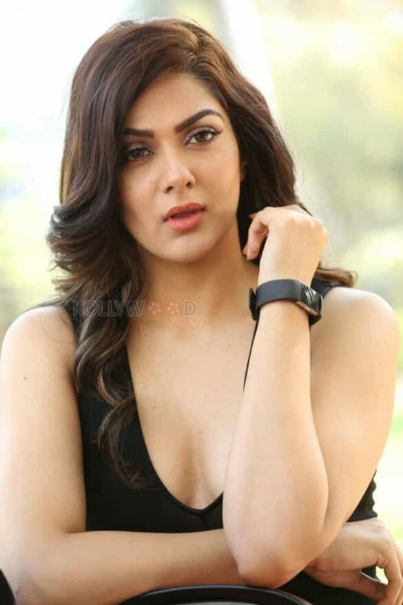 Actress Sakshi Chaudhary Hot In Black Dress Photos 38 (152943) | Kollywood Zone
