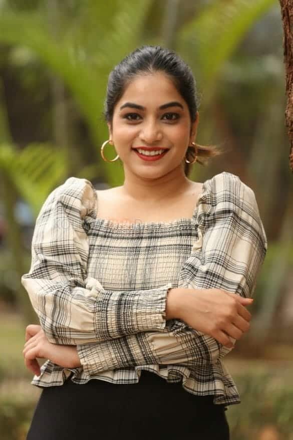 Actress Punarnavi Bhupalam At Oka Chinna Viramam Press Meet Photos 41 ...