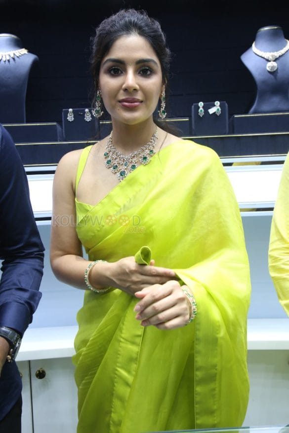 Actress Samyuktha Menon At Ladia Diamond Store Inauguration Photos 23 ...