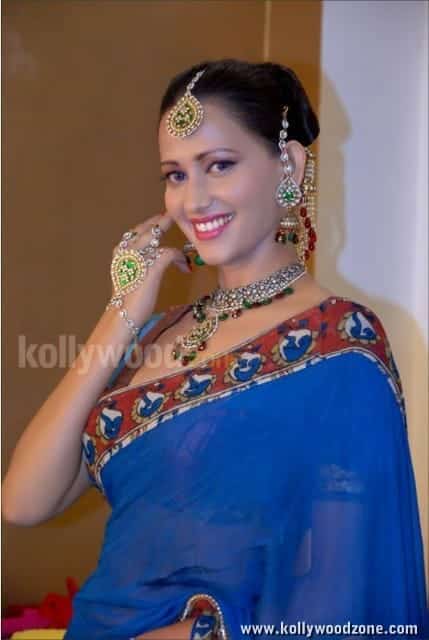 Actress Sanjana Singh Sexy Photos 23 162982 Kollywood Zone