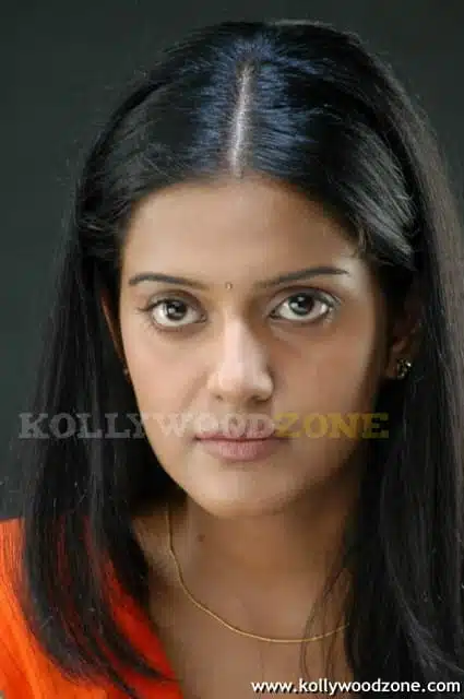 Actress Visakha Singh Pics 01 (166623) | Kollywood Zone