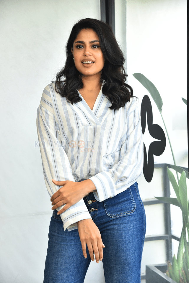 Heroine Faria Abdullah At Gaaya Padda Simham Interview Pictures 17 ...