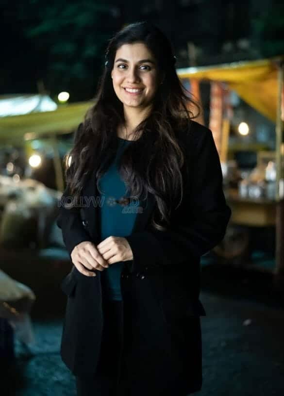 Unpaused Naya Safar Actress Shreya Dhanwanthary Photoshoot Stills 02 ...