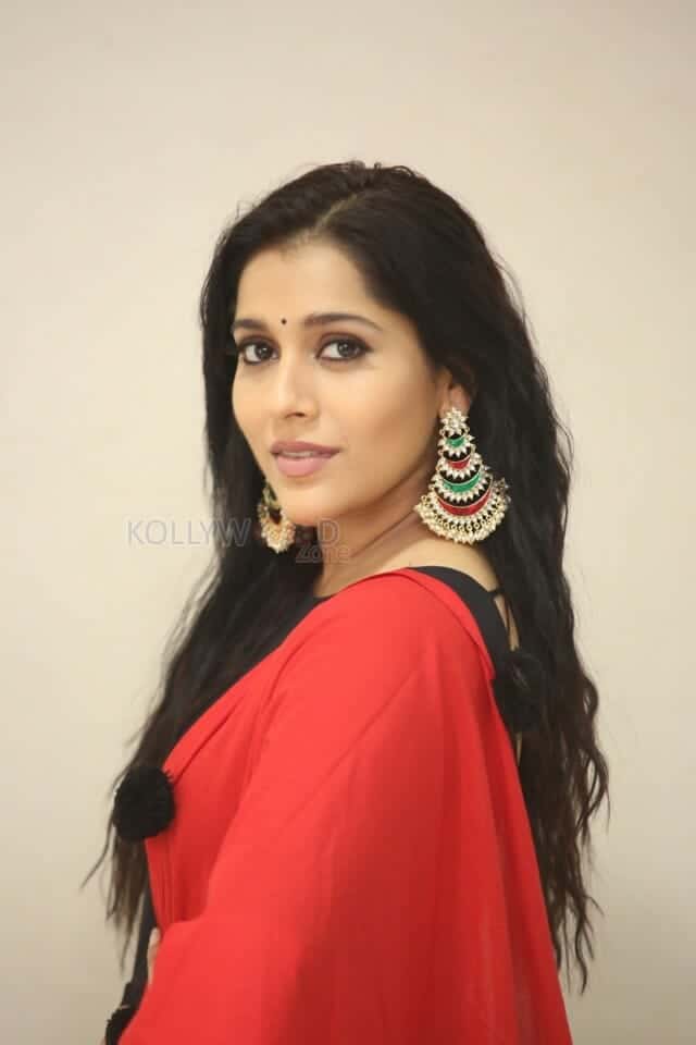 Actress Rashmi Gautam At Anthaku Minchi Movie Teaser Launch Photos 16 ...