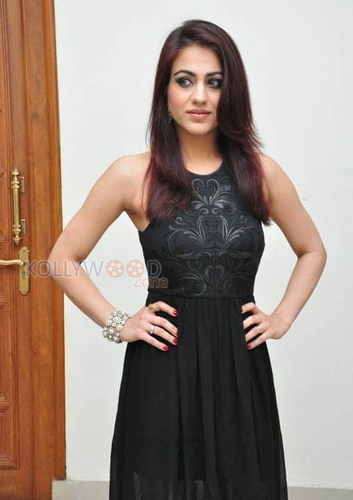 Aksha New Photos 03 (177244) | Kollywood Zone