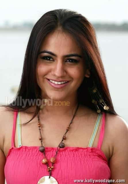 Aksha Sexy Pics 14 (177305) | Kollywood Zone