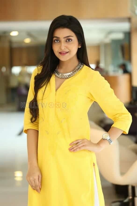 Avantika Mishra Latest Photos 34 (178130) | Kollywood Zone