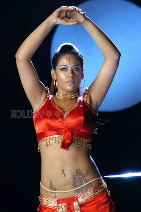 Glamour Actress Mumaith Khan Pictures 13 174180 Kollywood Zone