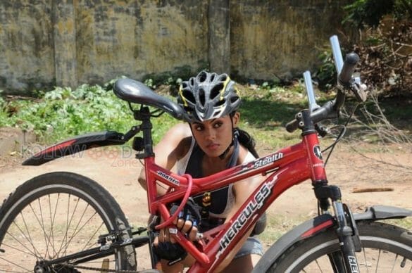 Purampokku Engira Podhuvudamai Heroine Karthika Nair Stills 13 (168956 ...
