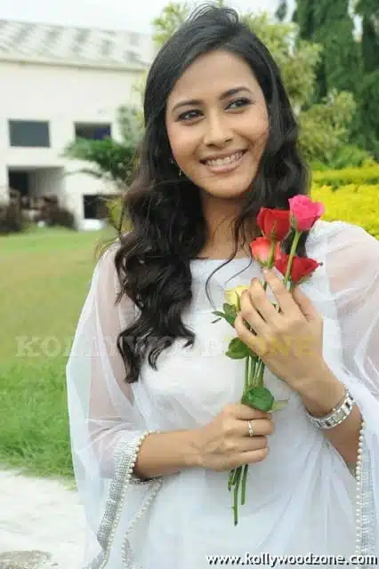 Sexy Panchi Bora Stills 19 (172547) | Kollywood Zone