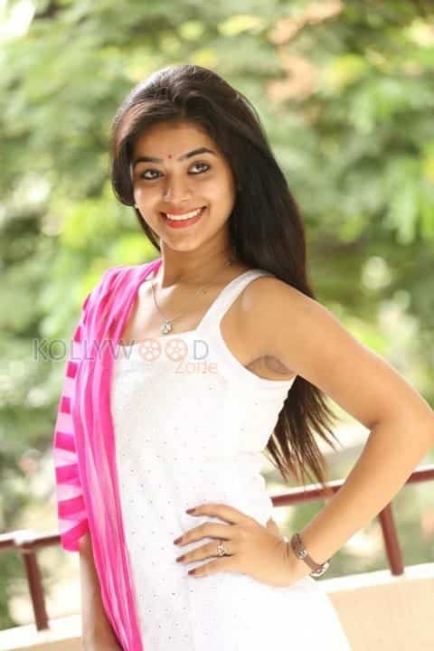 Actress Yamini New Photos 09 (179859) | Kollywood Zone