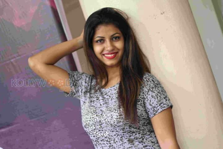 Geetanjali At Ninne Choosthu Unna Song Launch Photos 02 (189013 ...