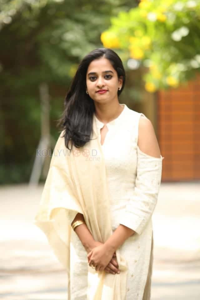 Nanditha Raj At Vishwamitra Teaser Launch Photos 05 (191686 ...