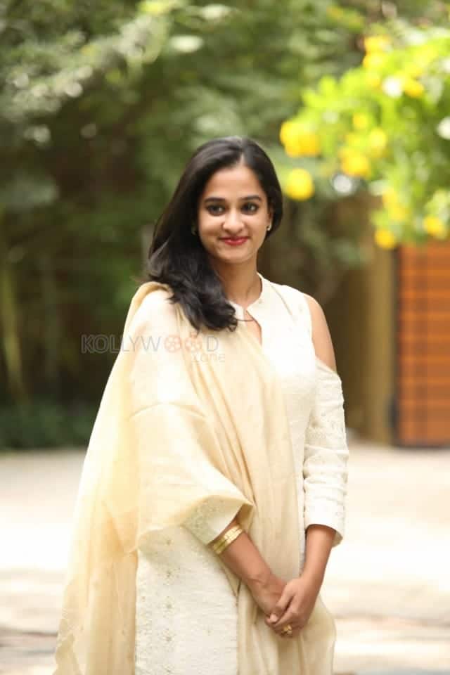 Nanditha Raj At Vishwamitra Teaser Launch Photos 10 (191691 ...