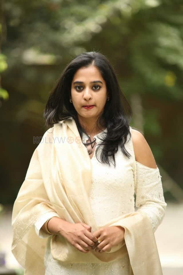 Nanditha Raj At Vishwamitra Teaser Launch Photos 24 (191705 ...