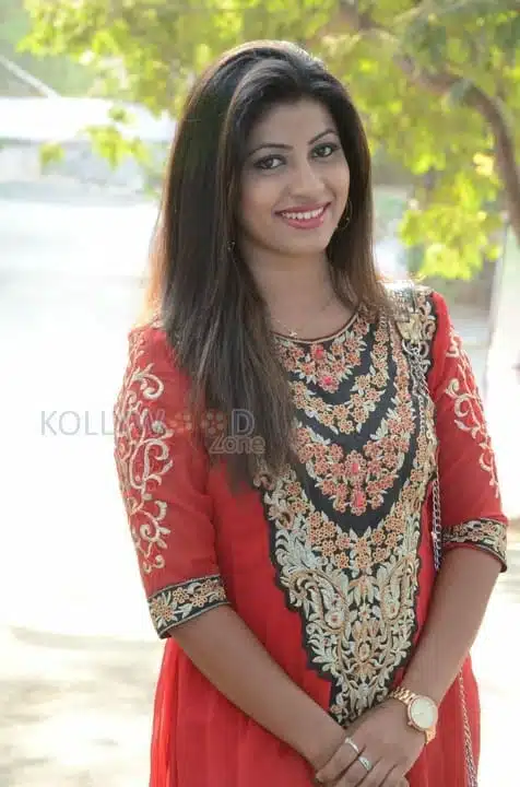 Telugu Actress Geethanjali New Pictures 03 (189155) | Kollywood Zone