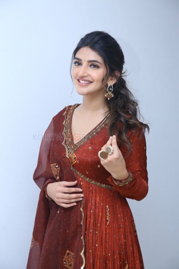 Heroine Sreeleela At Bhagavanth Kesari Blockbuster Press Meet Photos 55 (244868) | Kollywood Zone