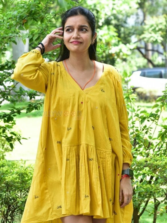 Actress Swathi Reddy At Month Of Madhu Success Meet Photos 07 (243600 ...