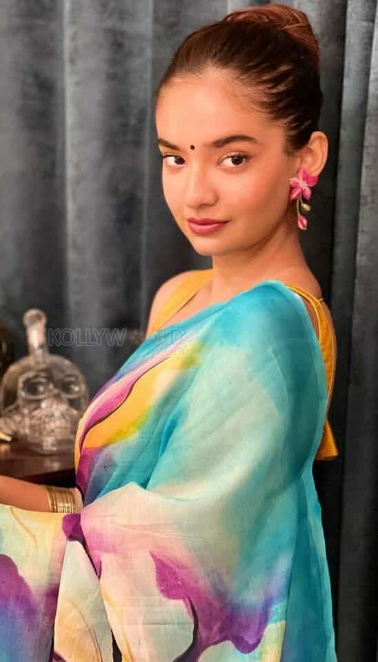 Anushka Sen Sexy Saree Photos 01 217489 Kollywood Zone