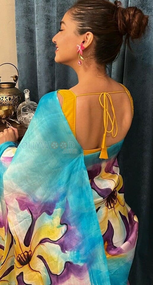 Anushka Sen Sexy Saree Photos 02 217485 Kollywood Zone