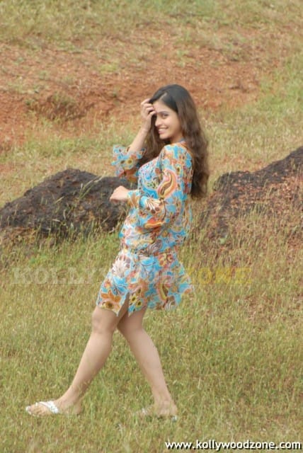 Beautiful Actress Sheena Shabandi Stills09 (206654) | Kollywood Zone