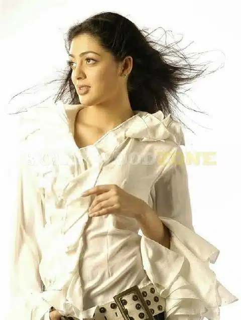 Hot Parvati Melton Stills 18 (206087) | Kollywood Zone