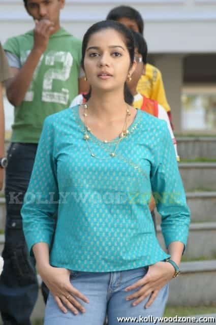 Sexy Swathi Stills 03 199677 Kollywood Zone