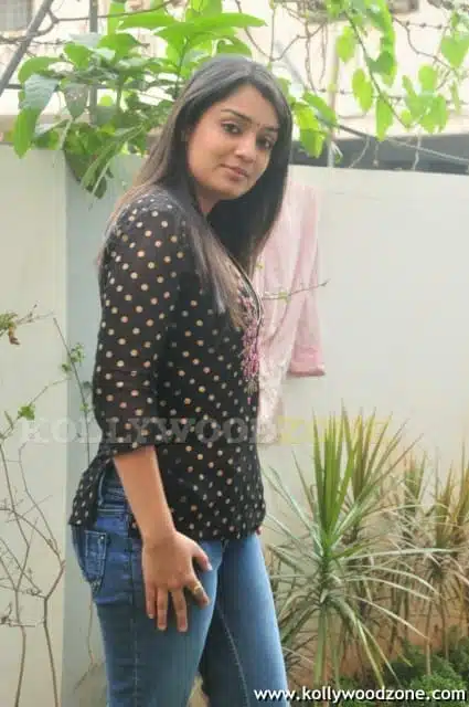 Actress Nikitha Pics 16 (211417) | Kollywood Zone