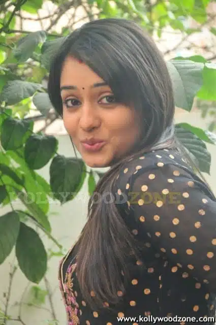 Actress Nikitha Pics 33 (211434) | Kollywood Zone