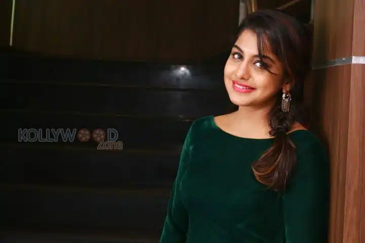 Actress Meera Nandan New Photos 03 (215770) | Kollywood Zone
