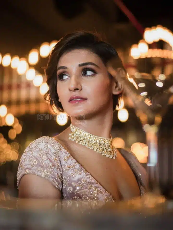 Actress Shakti Mohan Still 01 (218641) | Kollywood Zone