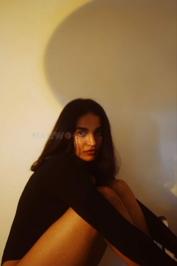 Malayalam Actress Harini Sundararajan Photoshoot Pictures 01 (227492 ...