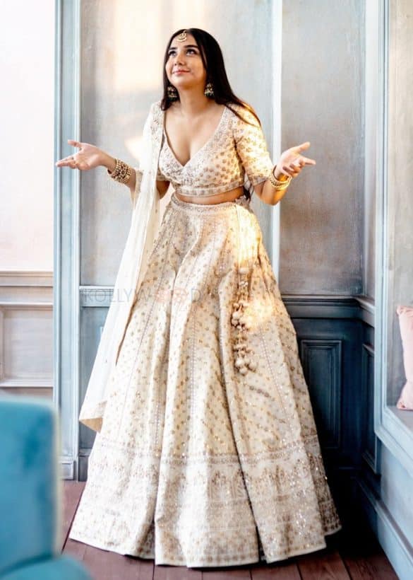 Yeh Shaadi Nahi Ho Sakti Actress Prajakta Koli In A Traditional Lehenga ...