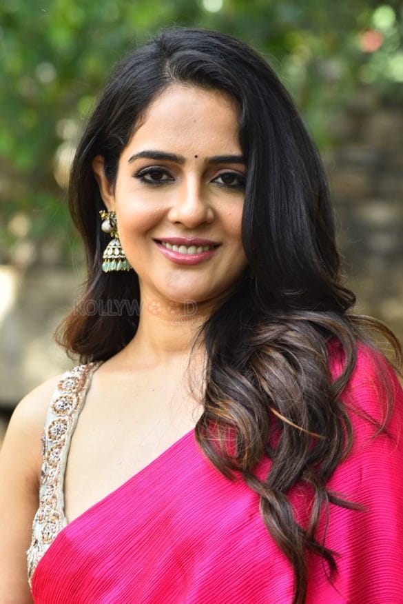 Actress Malvi Malhotra At Tiragabadara Saami Trailer Launch Pictures 33 ...