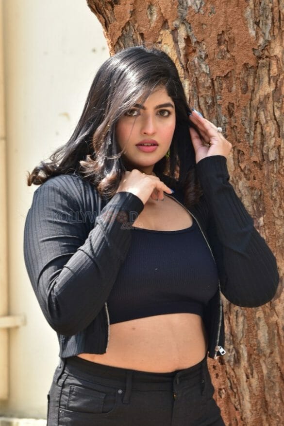 Tollywood Actress Naina Sarwar At Suryapet Junction Teaser Launch Photos 04 (239427) | Kollywood ...