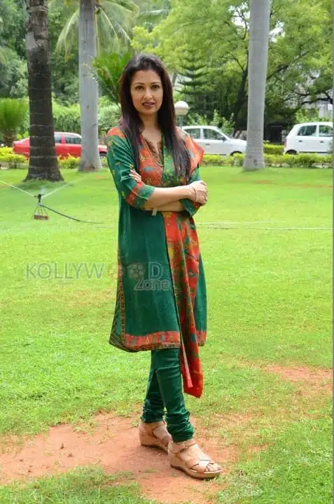 Actress Gauthami Stills 05 (245741) | Kollywood Zone