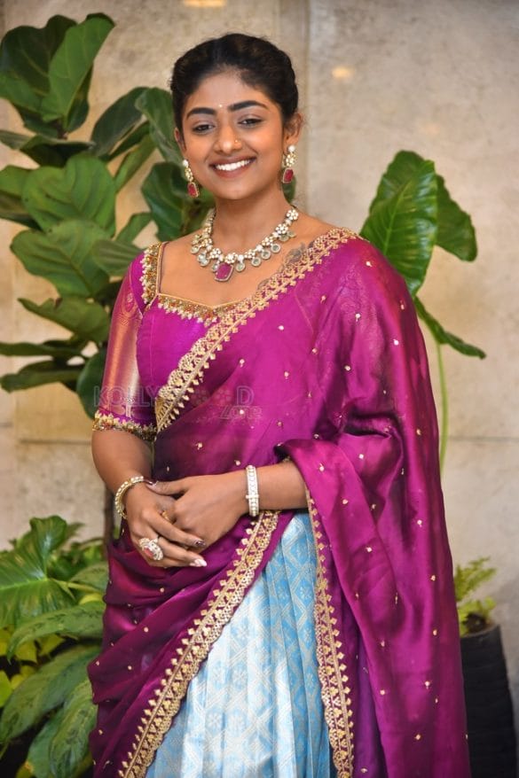 Actress Bhoomi Shetty At Sharathulu Varthisthai Pre Release Event ...